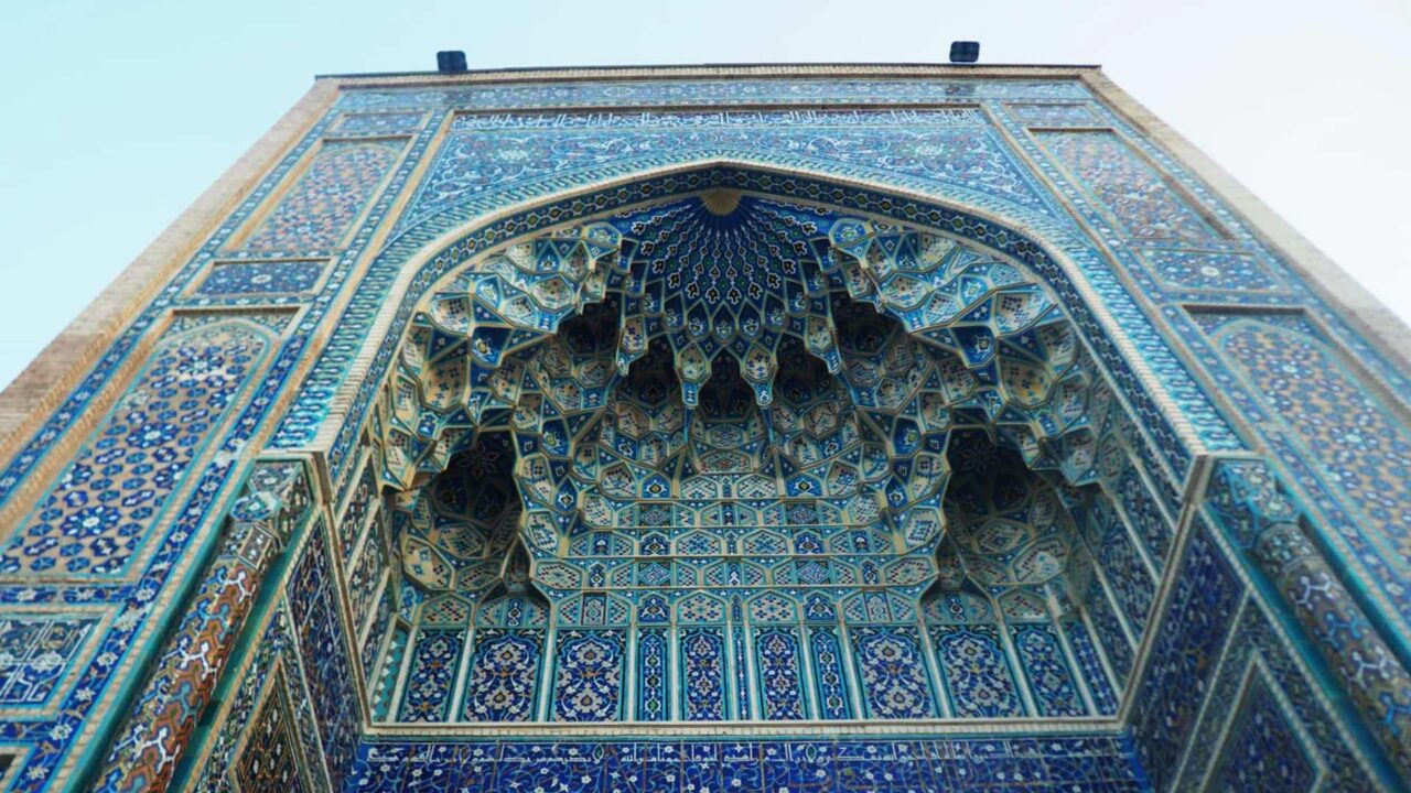 El mausoleo de Amir Temur y su maldición: historia, mito y silencio en ...